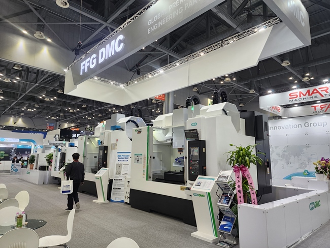 [SIMTOS 2024] FFG DMC, 신제품 Duo Head 버티컬 머시닝센터 Cemini DVD8200 모델 공개 ...